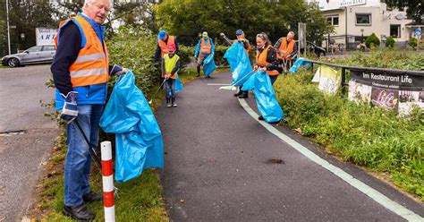 Willich M Llsammeln Beim Fr Hjahrsputz Mit Willi Wisch Am M Rz