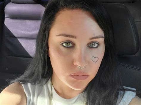 Amanda Bynes Roaming Naked On Streets Bollywoodfever