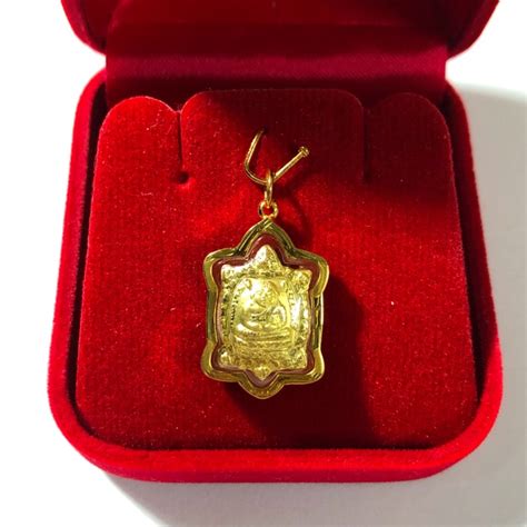 จี้หลวงปู่หลิว รุ่นเต่าจิ๋วมีกำไร วัดไร่แตงทอง พ ศ 2551 เลี่ยมทองแท้ 90 เลี่ยมกันน้ำ เลี่ยมทอง