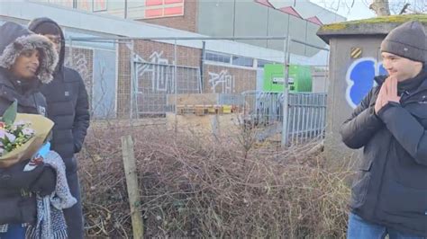 With Flowers And Chocolate Uzbek Gm Nodirbek Yakubboev Says Sorry To R Vaishali For Not Shaking