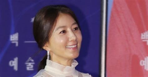 퀴어영화의 얼굴 된 김희애 미모 대신 연기로 승부