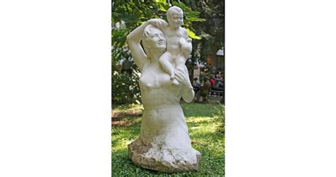 Спасиха “Майка с дете” на автор ваял и София Лорен