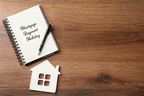 단어 모기지 지불 휴일 펜과 나무 테이블에 집 모델 플랫 누워 노트북 텍스트를 위한 공간 0명에 대한 스톡 사진 및 기타 이미지 Istock