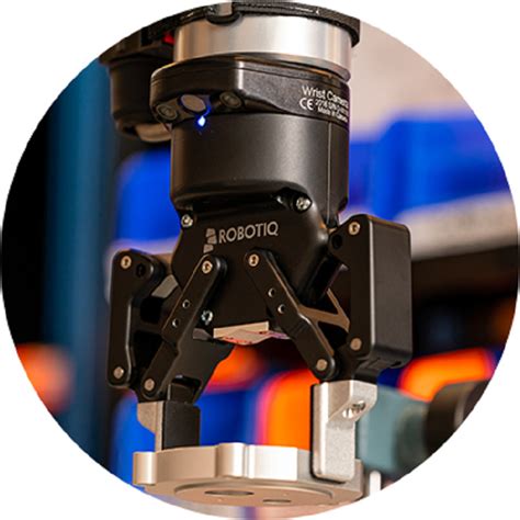 adaptive gripper robotiq 2f 140 work for machine tending and engine