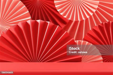 중국 설날 빨간 손 종이 팬과 분홍색 추상적 인 배경에 연단 디스플레이 모형 제품 최소한의 프리젠 테이션을위한 단계 3차원 형태에 대한 스톡 사진 및 기타 이미지 Istock