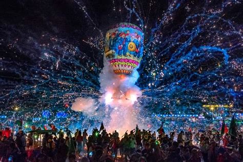 တောင်ကြီးတန်ဆောင်တိုင်ပွဲတော် စာပေဆိုင်ရာပြိုင်ပွဲများအတွက် ဆုငွေနှင့်ဂုဏ်ပြု လက်မှတ်များချီးမ