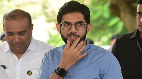 Aaditya Thackeray दीड लाख कोटींचा प्रकल्प गुजरातमध्ये कसा गेला आदित्य ठाकरेंनी सांगितलं