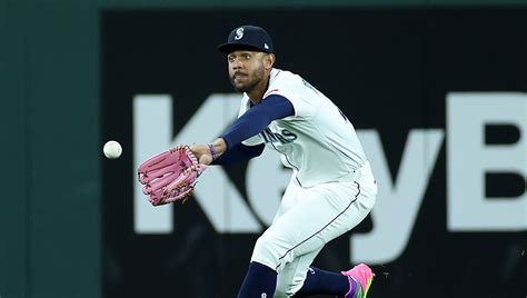 Seattle Mariners Place Luke Raley On Il Call Up Rookie Of