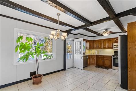 68 Christine Lane Orangetown Ny 10983 Platinum Realty