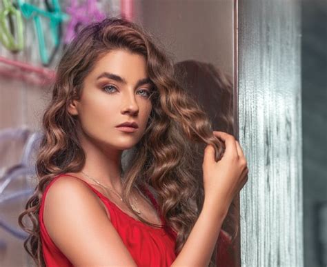 Add Depth And Dimension To Face In Photoshop PSDESIRE