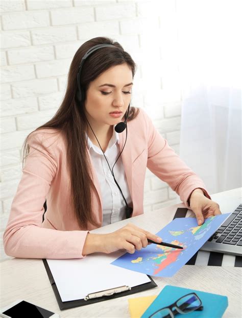 Social Media Competitor Template For Travel Business Satuvision