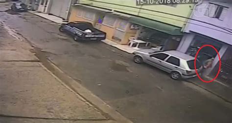 Padrasto Mata Enteado Em Casa No Abc E Vídeo Mostra Ele Fugindo