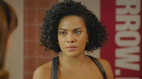 Vale Tudo Raquel E Ivan Se Surpreendem Com O Conteúdo Da Mala De