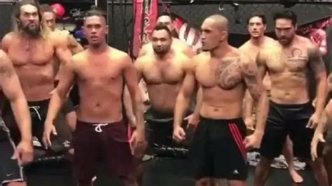 Звезды Игры престолов Кит Харингтон и Роуз Лесли поженятся Bbc News Русская служба