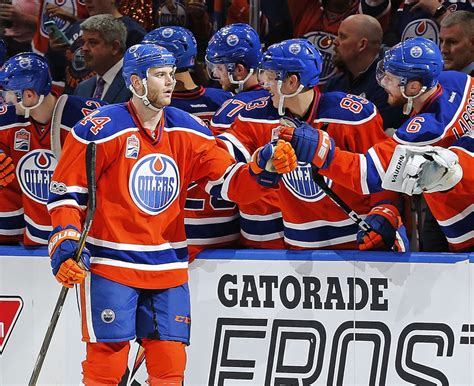 Zach Kassian Re Signs With Edmonton Oilers