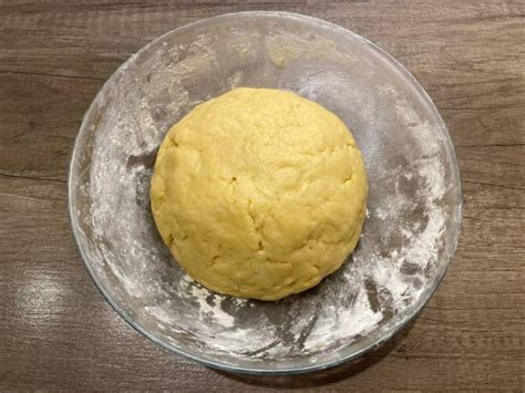 Сочники с творогом из песочного теста в духовке - пошаговый рецепт
