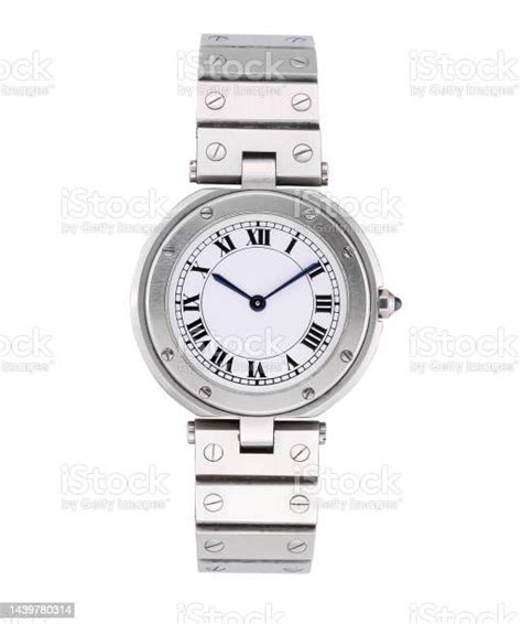 흰색 배경에 격리된 조명 아래 은색 체인이 있는 우아한 시계 0명에 대한 스톡 사진 및 기타 이미지 0명 강철 개념 Istock