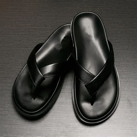 Летние черные модные повседневные пляжные шлепанцы на плоской подошве мужские сандалии