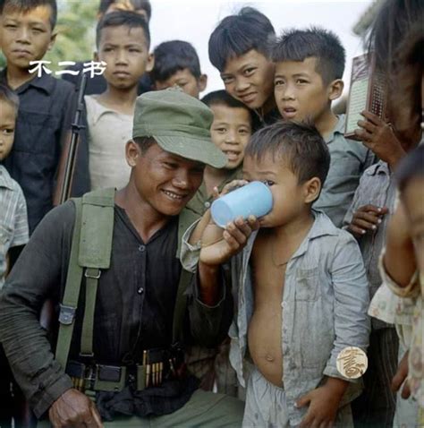 美越战争彩色老照片：镜头下的越南儿童，看看战火之下他们的生活于美越