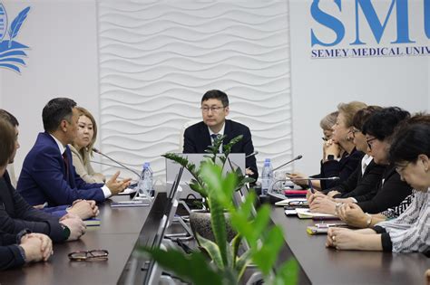 ДЛЯ РЕШЕНИЯ КАДРОВОГО ДЕФИЦИТА МИНЗДРАВ ПРЕДЛАГАЕТ УЛУЧШИТЬ МЕХАНИЗМ РАСПРЕДЕЛЕНИЯ ВЫПУСКНИКОВ