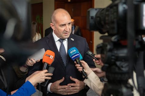 ДЕЖАВЮ Прав беше навремето бащата на Румен Радев когато каза Синът ми не става за президент