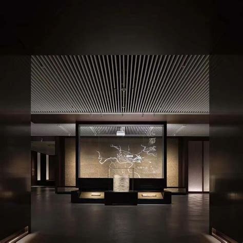 Pin Von M I C H A E L K A N A S I N K Auf EXHIBITION