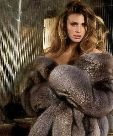 Pin By Wolf On Beautiful Fox Furs Fur Fashion Fur Fox Fur Coat