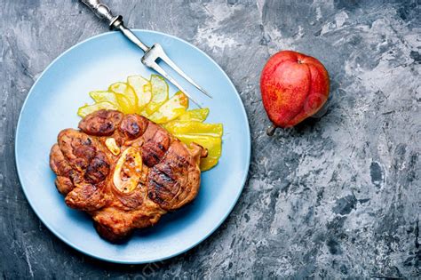 배 소스를 곁들인 신선한 쇠고기 스테이크 배를 곁들인 구운 쇠고기 스테이크 사진 배경 및 무료 다운로드를위한 그림 Pngtree