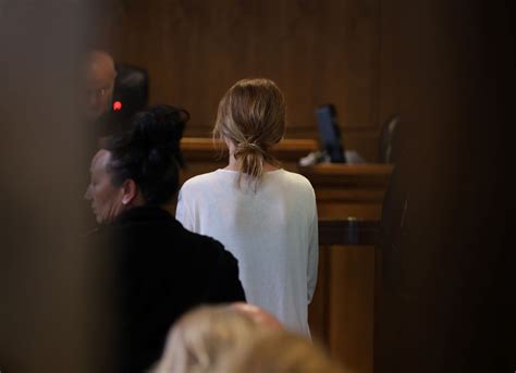 Петя Банкова и Стефан Димитров остават в ареста Фото галерии Vesti Bg