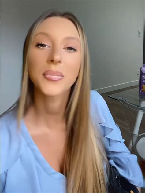 Stunning French Lady 😍 Rsmokingwomen