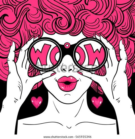 Ничего себе поп арт лицо Сексуальная удивительная женщина с розовыми вьющимися волосами и
