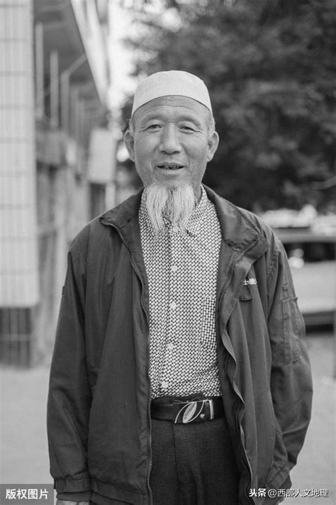 回族服饰没有特点就是特点在银川基本见不到穿回族服装的人 每日头条
