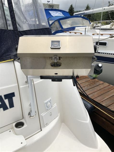 Fs Dickinson Sea B Que Large Bbq — Rinker Boat Company