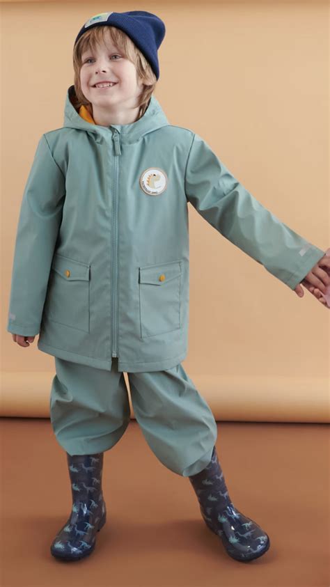 Pin von Rion S auf 洋ショタ Anziehsachen Anzug Regenhose