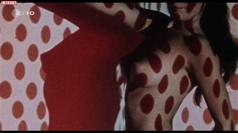 Naked Unknown Coogans Grosser Bluff In Coogan S Bluff