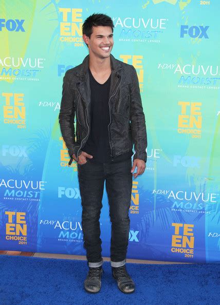 Blog De La Tele Taylor Swift Y Taylor Lautner Amigos Teen Choice 2011