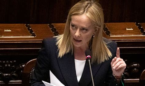Italys Meloni Vows To Fight Eu Key Rule And Sends Swipe To Macron In