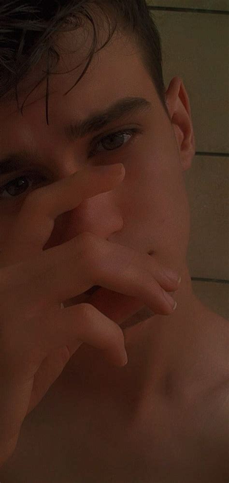 اهنگ‌ بد کردی از یوشام ۱۸ طرفداری