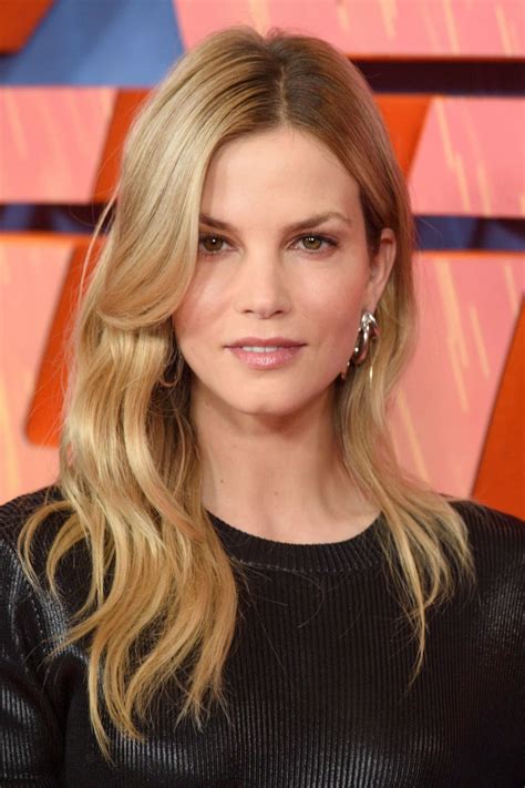 Sylvia Hoeks At Bade Runner 2049 Photocall In London 09212017