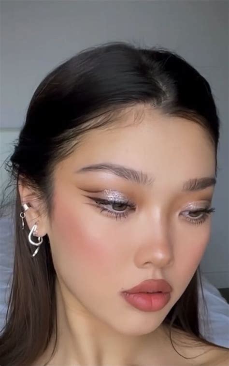 Pin On Make De Rica Eye Makeup Makeup Routine Eye Makeup Tutorial