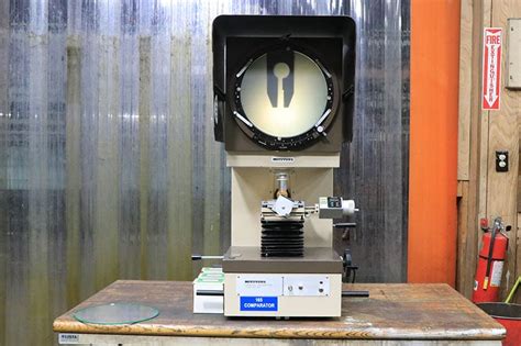 12 Mitutoyo Pj311 Vertical Projection Bench Optical Comparator 10x
