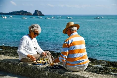 Retirees Enjoying Their Free Time People Photo Contest Photocrowd