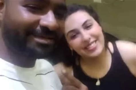 شاهد بالفيديو شاب سوداني يظهر مع فاتنة عربية فائقة الجمال ويتجاوب