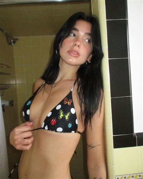 Dua Lipa Σοκαρισμένοι οι θαυμαστές της από την πικάντικη λεπτομέρεια