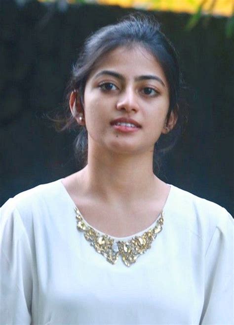 మన వరంగల్‌ బ్యూటీకి తమిళ్‌లో భారీ ఫ్యాన్స్‌ ఫొటోలు Actress Anandhi