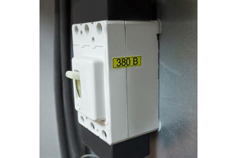 Наклейка знак электробезопасности 380В REXANT 15x50 мм 100 шт 56-0008-1 ...