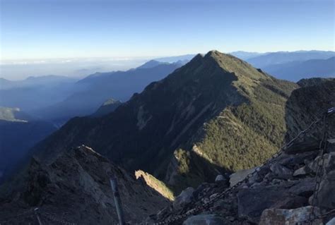 玉山主峰登頂一日單攻 東亞第一高峰 台灣百岳登山 馬爾地夫蜜月旅行社推薦 蜜月首選 馬爾地夫渡假村居民島推薦與護士鯊共游潛點馬爾地夫