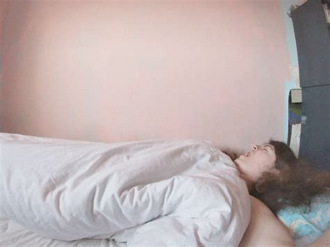 Crazy Fetish Diva Yawning Crying Omg