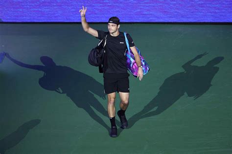 Novak Đoković Osvojio Prvi Set Protiv Frica I Digao Publiku Na Noge