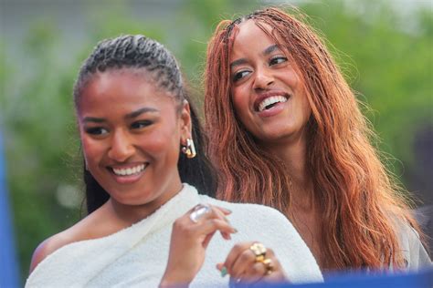 Sasha And Malia Obama Now 25 And 27 Made A Rare Public Appearance At The Grand Opening Of The